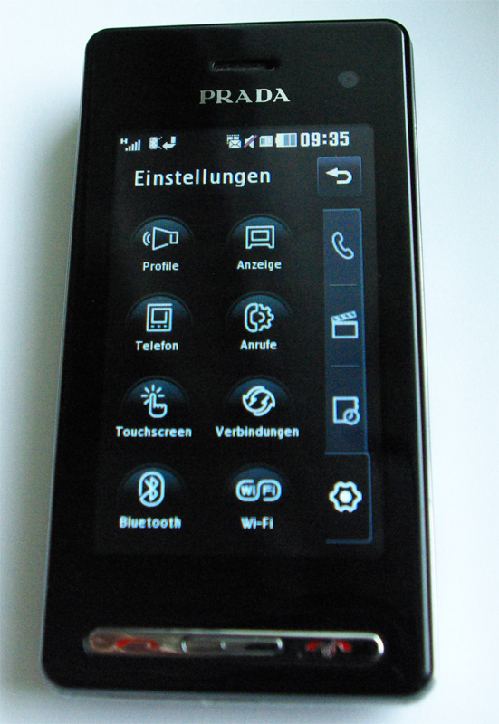 Test: LGs Designerhandy New Prada Phone mit Bluetooth-Uhr - Golem.de