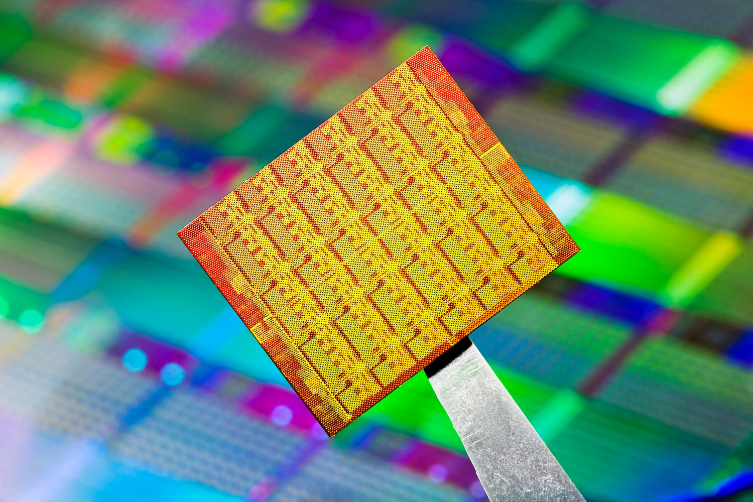 Intel zeigt x86-Prozessor mit 48 Kernen unter Linux - Golem.de