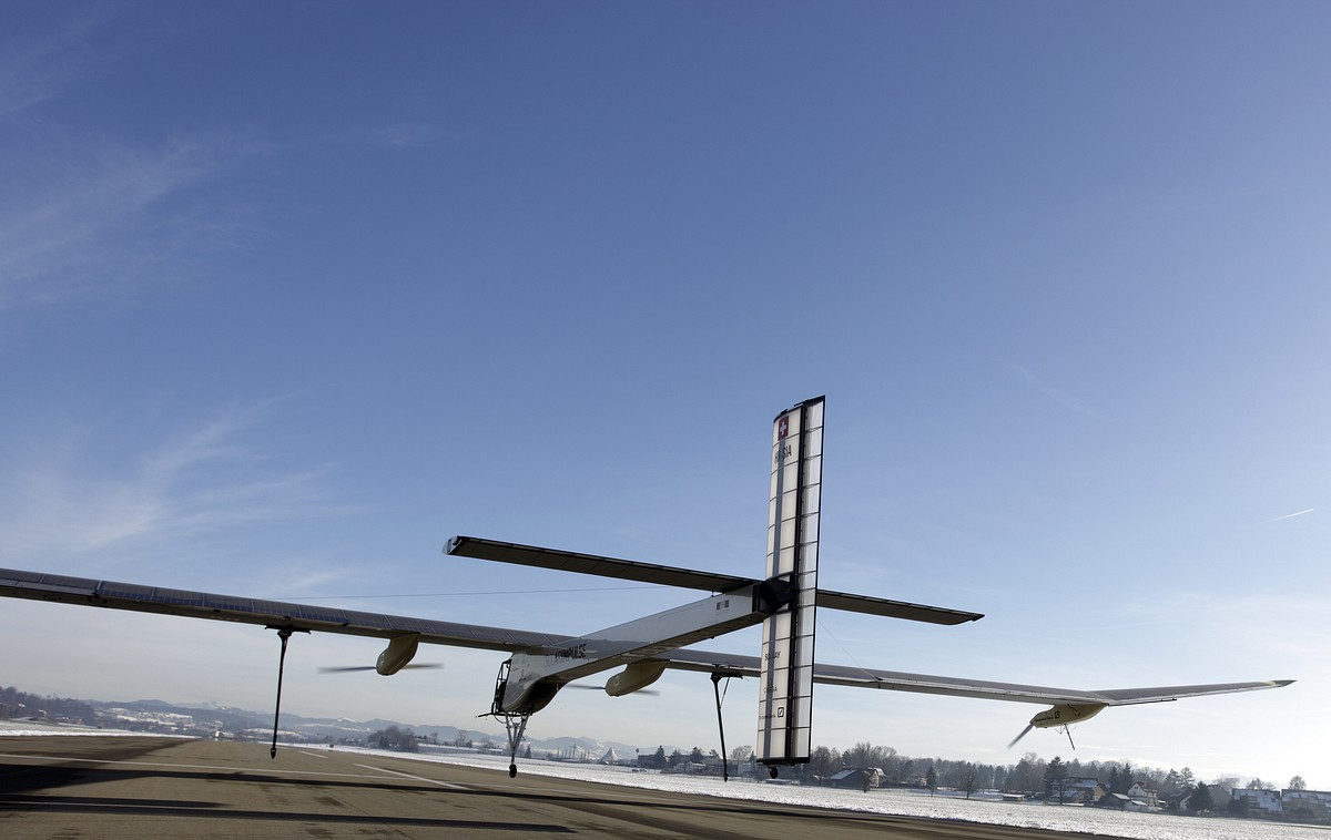 Solar Impulse: Erster internationaler Flug für Schweizer Solarflugzeug ...