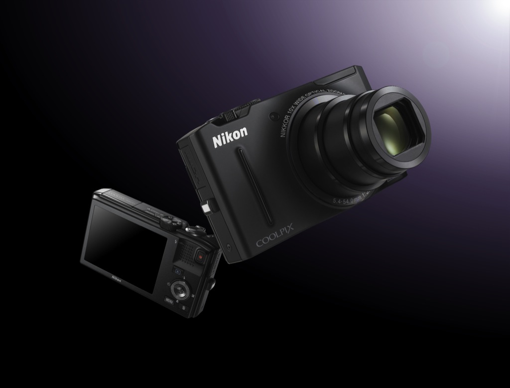 Nikon: Coolpix S8100 schießt Serienbilder schnell - Golem.de