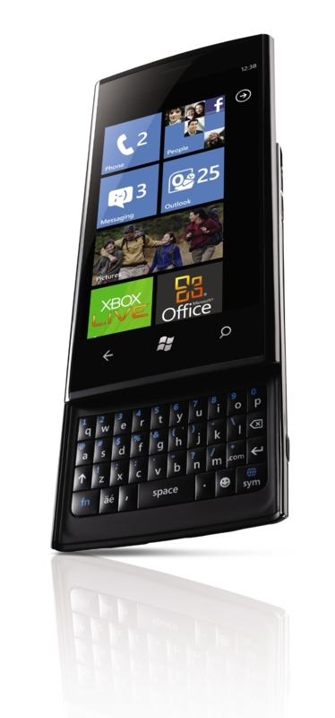 Dell Venue Pro: Windows-Phone-7-Smartphone mit ausziehbarer Tastatur ...