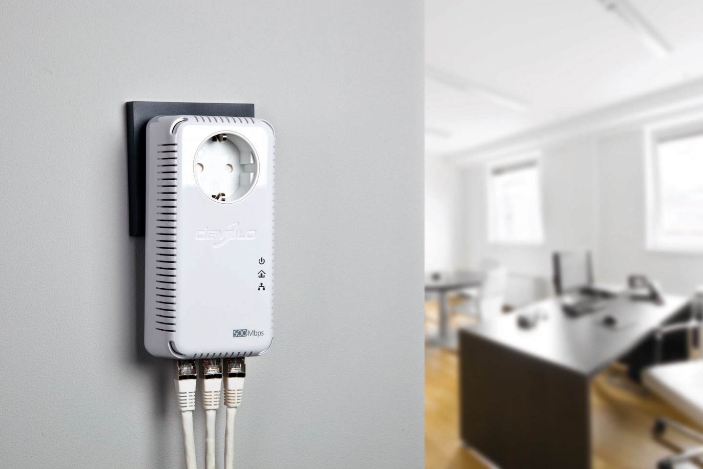 dLAN-500 AVtriple+: Devolos Powerline-Adapter mit drei Gigabit-Ports ...