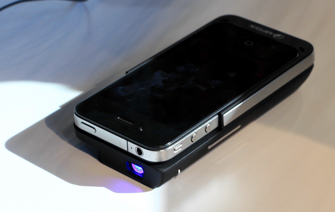 iPhone als Beamer: Aiptek zeigt Mobilecinema i50 und i20 - Golem.de