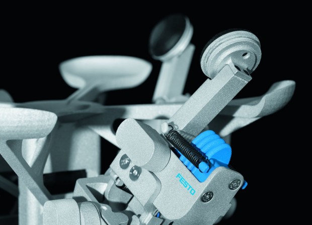 Learning Gripper: Robotergreifer lernt mit Ball - Golem.de