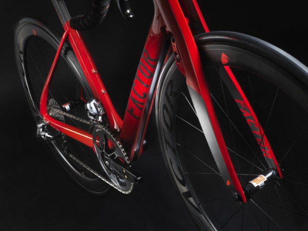 Factor Vis Vires: Rennrad mit Sensortechnik im Rahmen - Golem.de