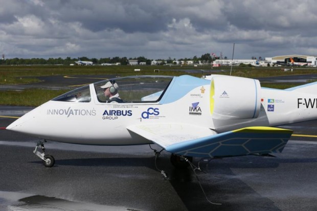 E-Fan-Aircraft: Kleiner Airbus fliegt erfolgreich mit 120 LiPo-Akkus ...