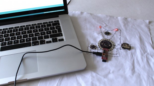 Wearables selbst gemacht: Mit Nadel, Faden und 3 Volt - Golem.de