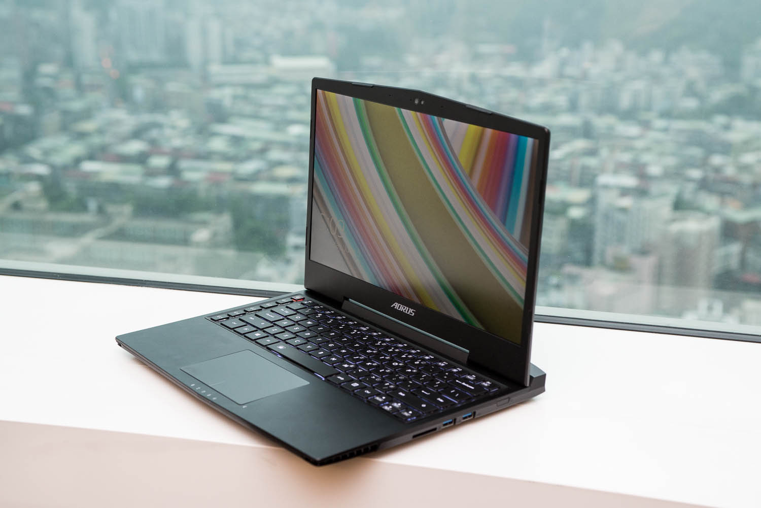 Aorus X3 Plus: 14-Zoll-Gaming-Notebook mit GTX 870M bei unter 2 ...