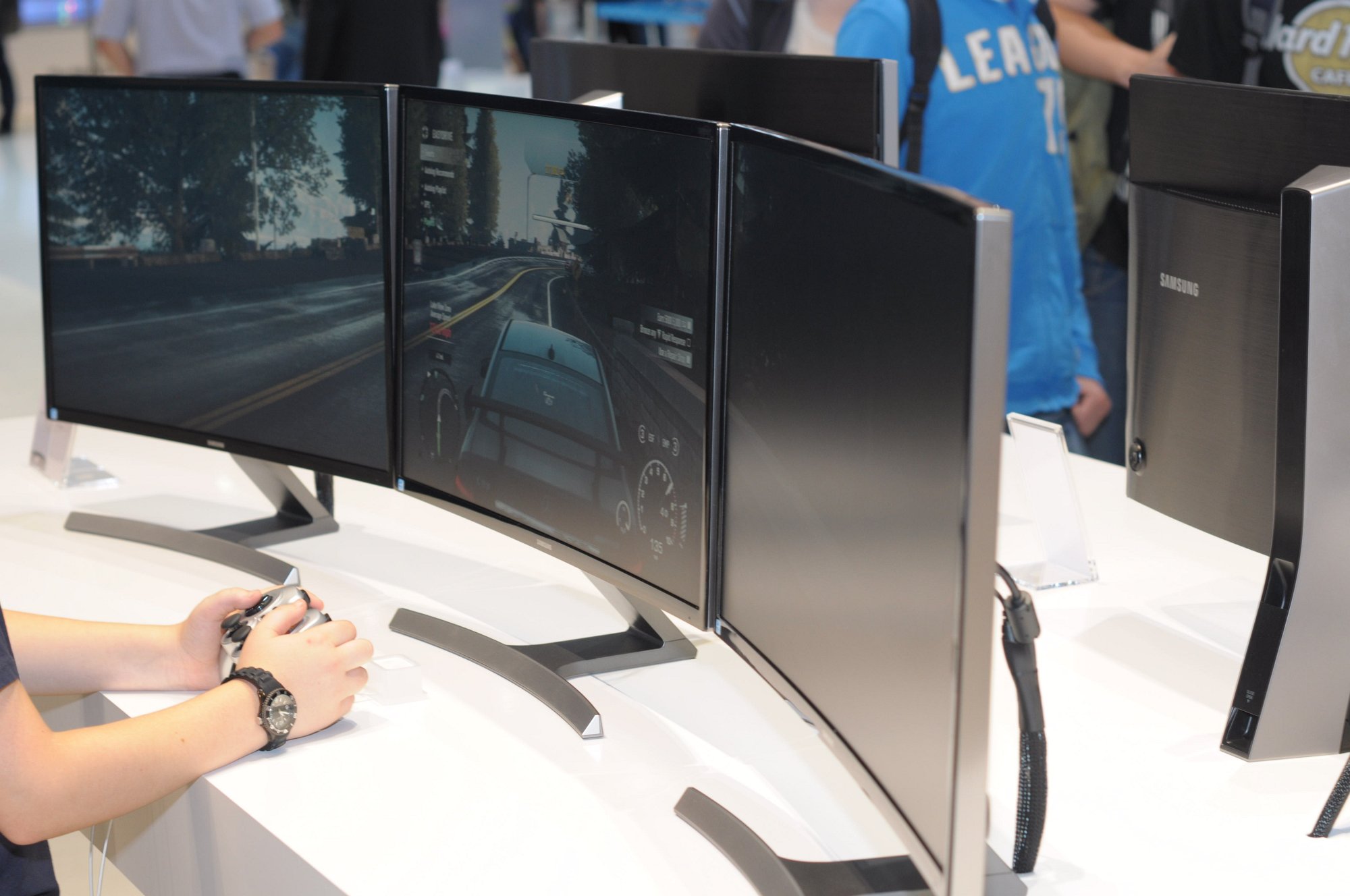 Samsung Curved Display: Gebogener 21:9-Monitor für PCs - Golem.de