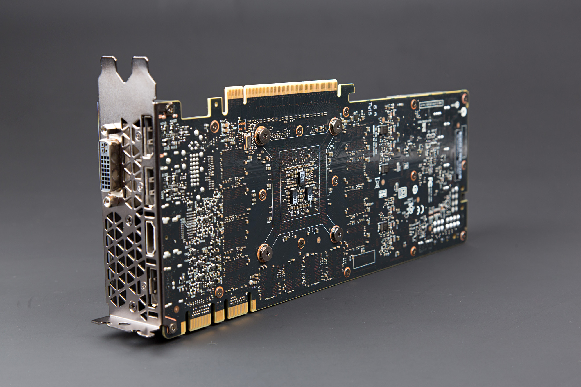 Geforce 980 Ti im Test: Nvidias zweiter Titan-Killer kommt AMDs Fiji ...