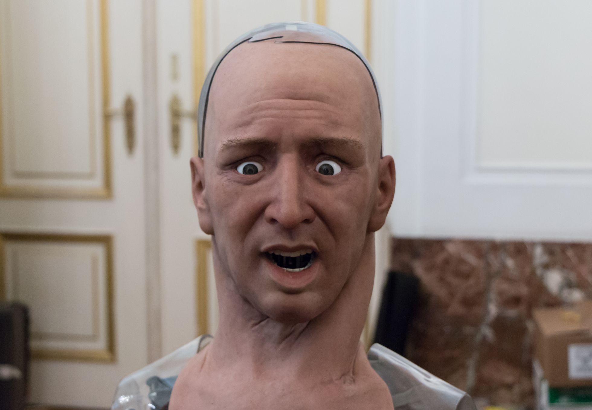 Hanson Robotics: Technik, die dir zuzwinkert - Golem.de