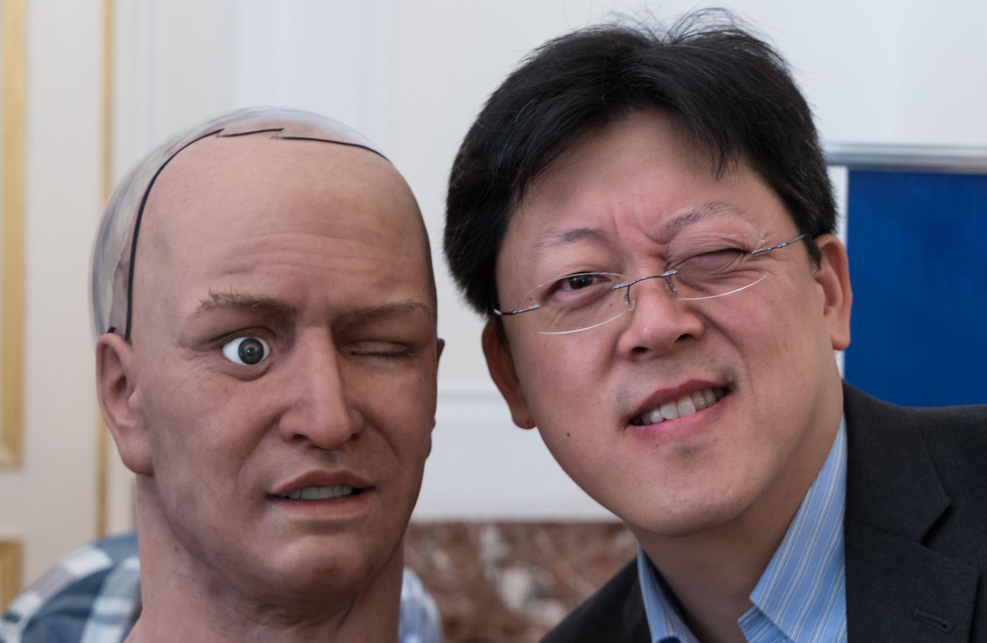 Hanson Robotics: Technik, die dir zuzwinkert - Golem.de