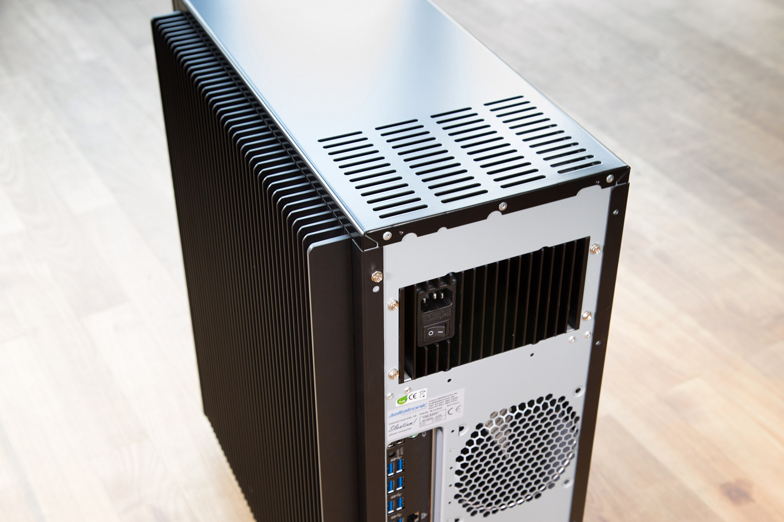 Deltatronic Silentium X99 im Test: Und er brennt doch nicht durch ...