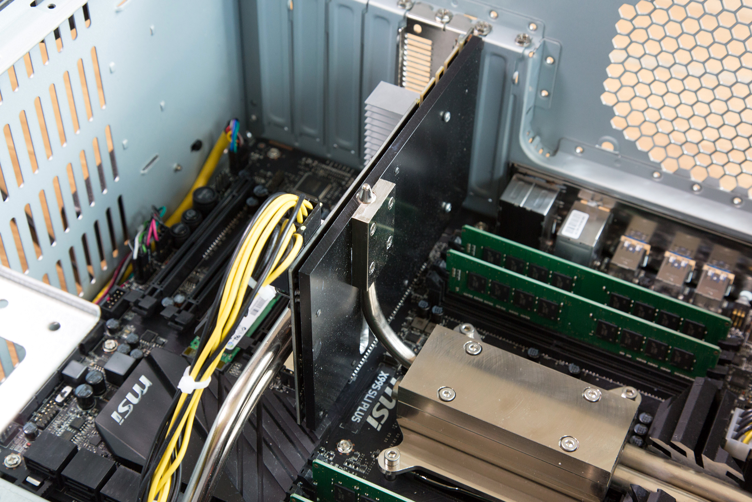 Deltatronic Silentium X99 im Test: Und er brennt doch nicht durch ...