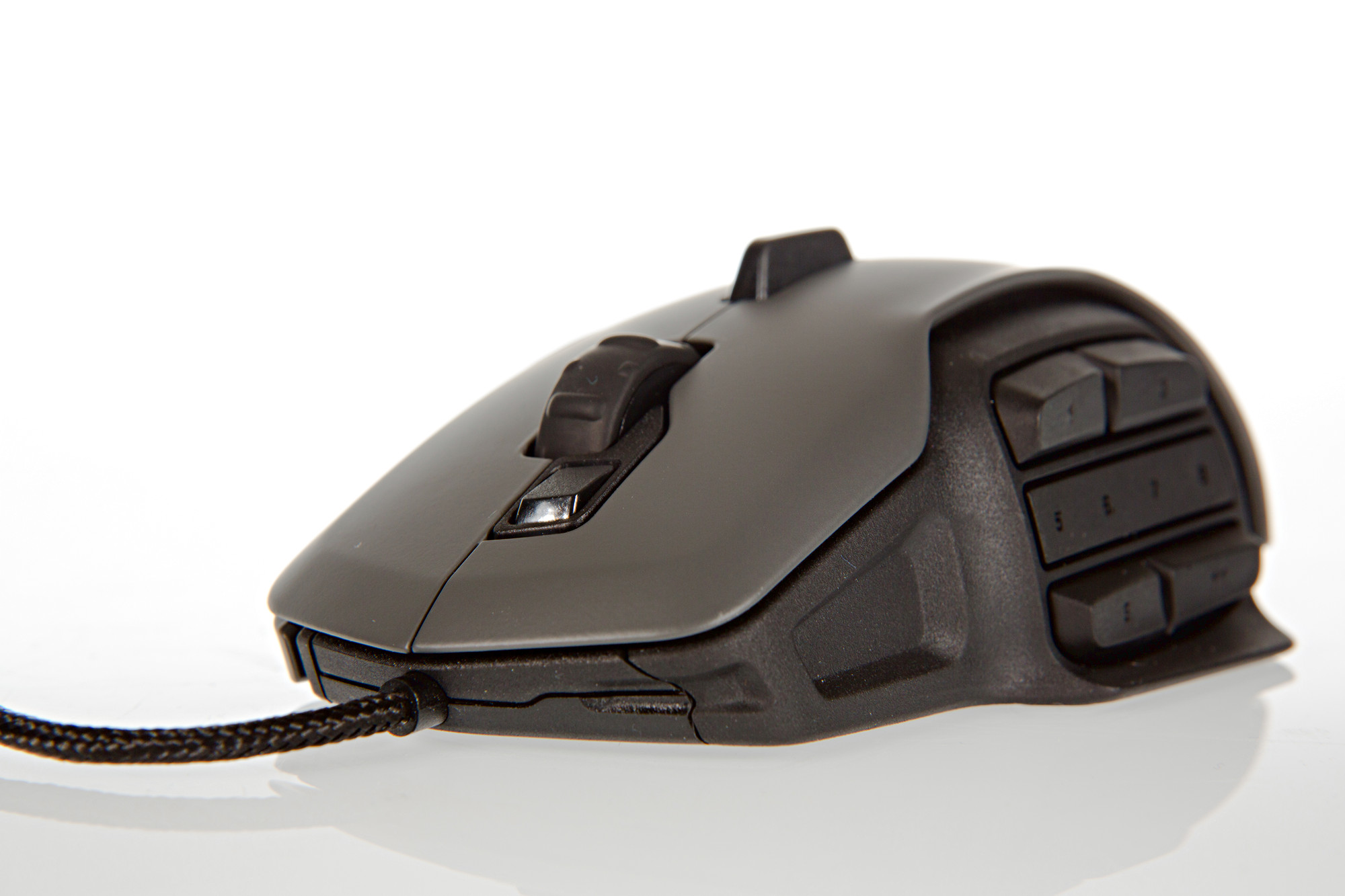 Roccat Nyth im Test: Die 130-Euro-Modular-Daumentasten-Gaming-Maus ...