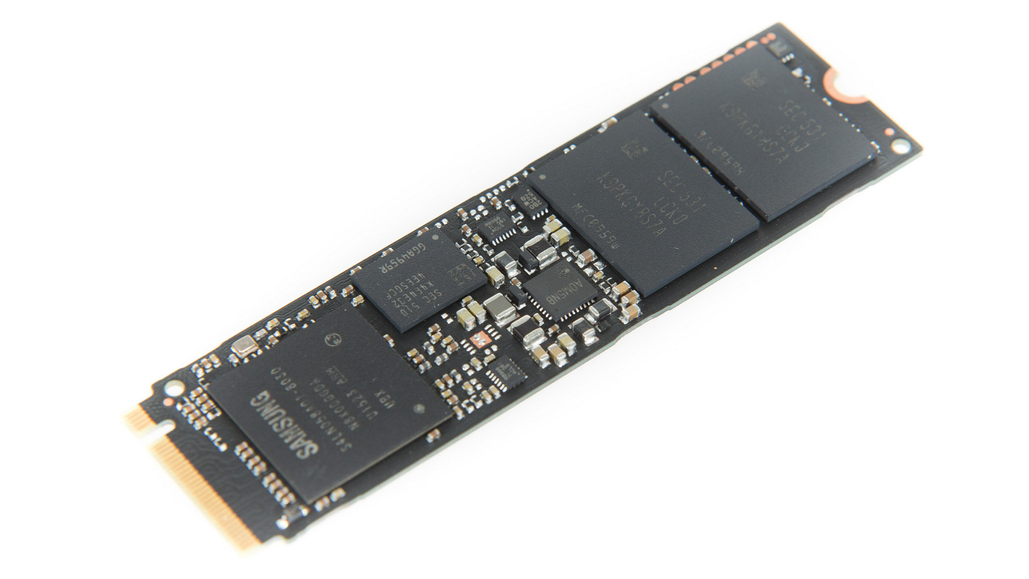 Samsung 950 Pro im Test: Die beste M.2-SSD für Consumer - Golem.de