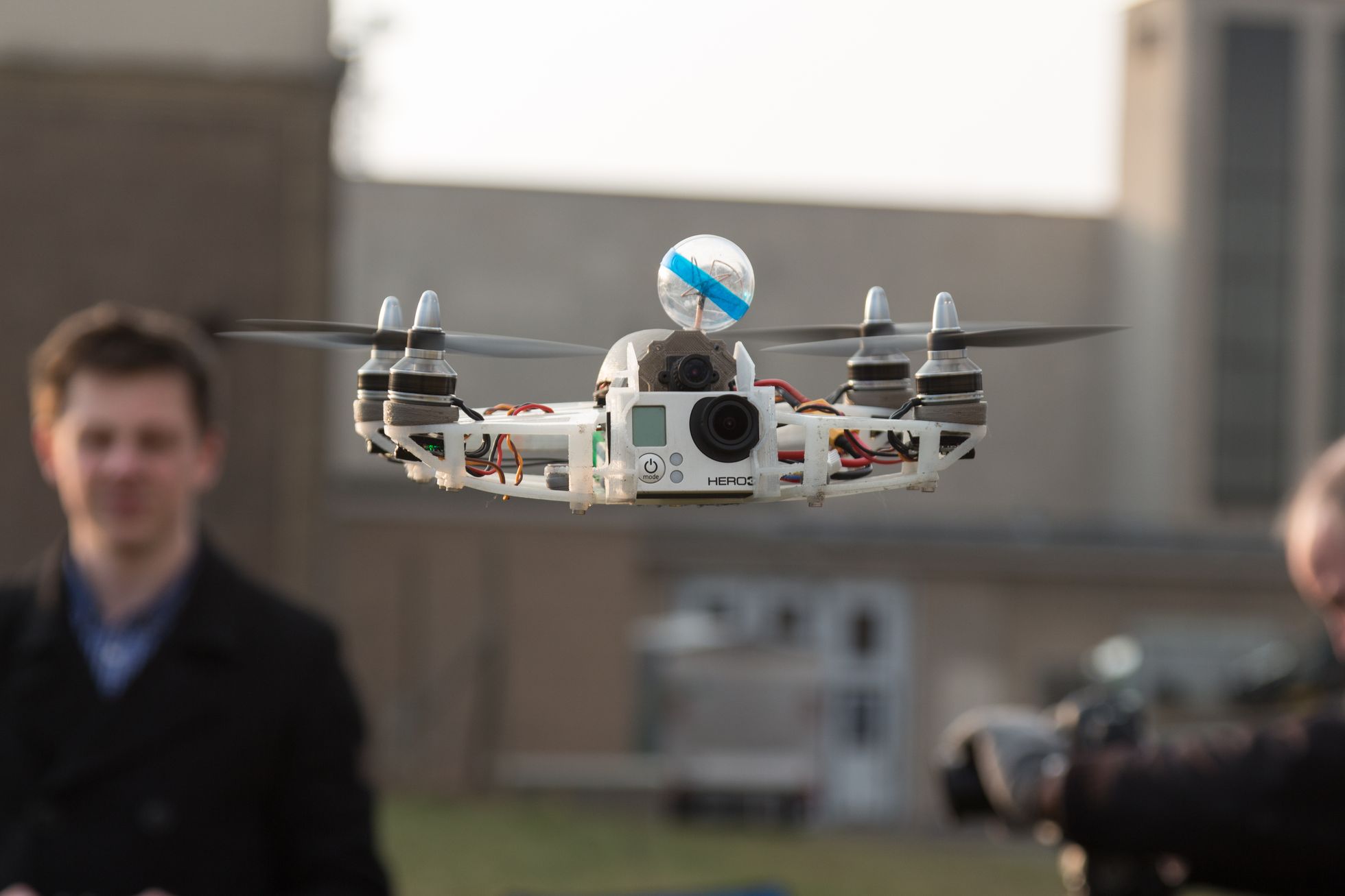 Arrow Drone: Die Renndrohne im Millennium-Falcon-Look - Golem.de