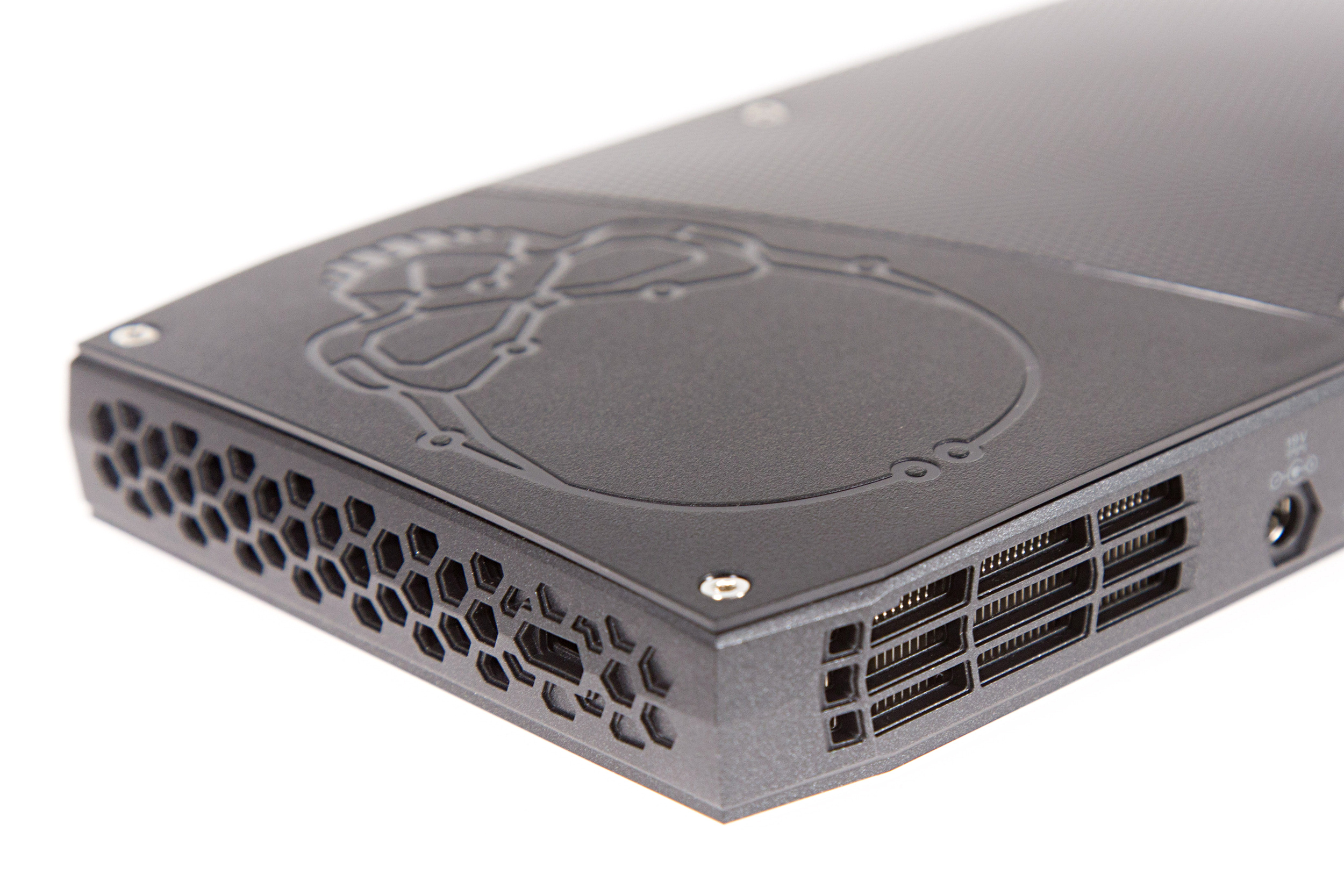 Mini-PC Skull Canyon im Test: Totenkopf-NUC mal nicht von ihren ...