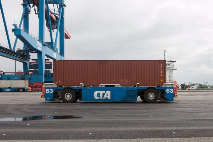 Hamburger Hafen: Automatisierte Containertransporter werden elektrisch ...