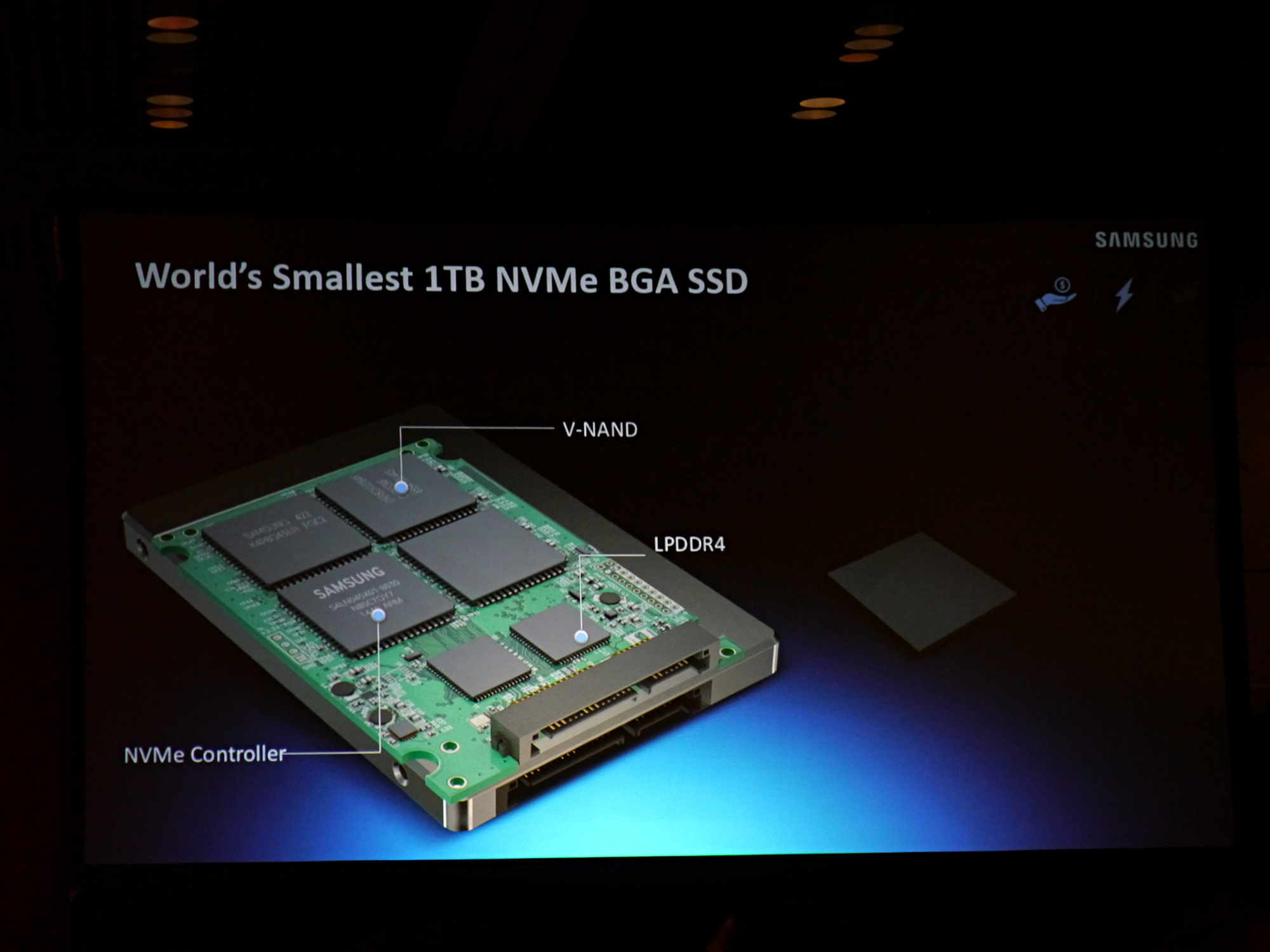 PM1643: Samsung liefert SSD mit 31 TByte aus - Golem.de