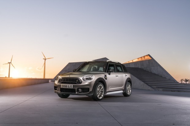 BMW: Mini Cooper als Plug-in-Hybrid mit 40 km Elektroreichweite - Golem.de