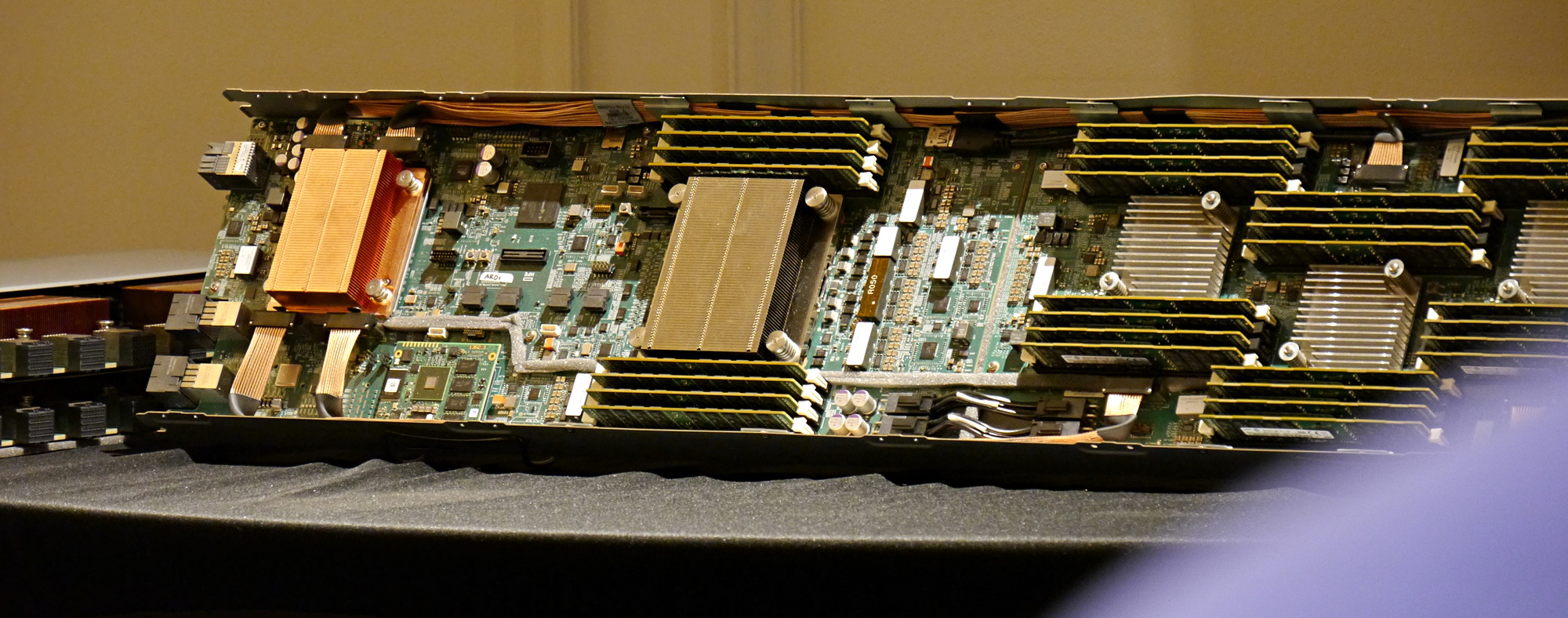 Memory-Driven Computing: HPE zeigt Prototyp von The Machine - Golem.de