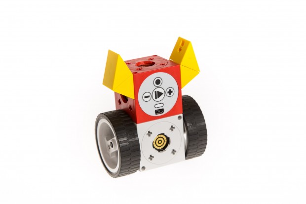 Tinkerbots im Test: Wackelnd, rotierend und greifend lernen und spielen ...