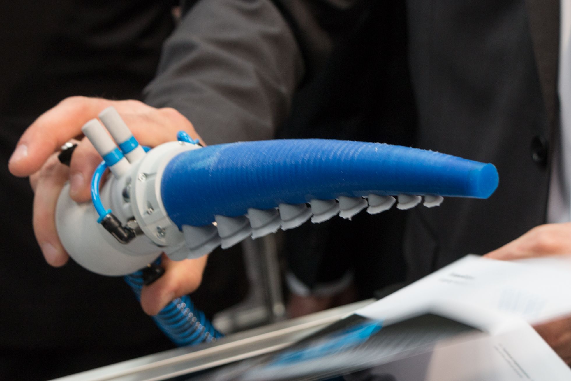 Festo: Der Octopus Gripper nimmt Objekte in den Schwitzkasten - Golem.de