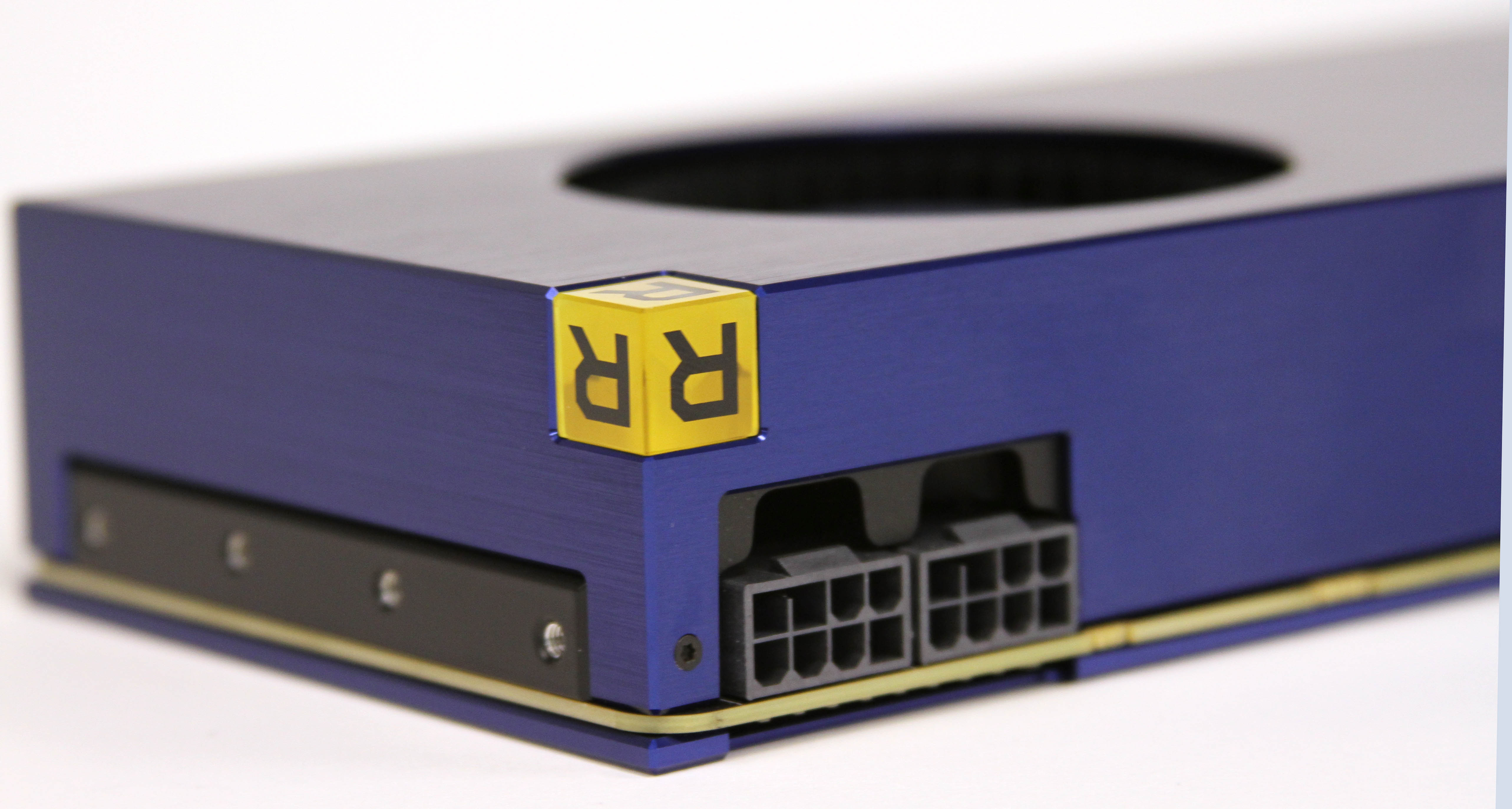 Grafikkarte: Erste Tests der Radeon Vega FE durchwachsen - Golem.de