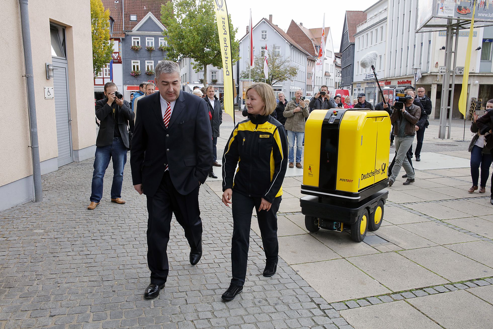 Roboter: Wenn der Postbot dem Postboten die Post trägt - Golem.de