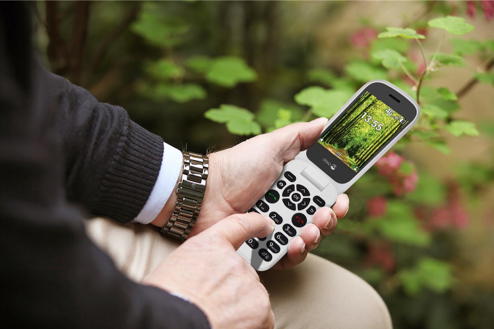 Doro 7060: LTE-Klapphandy für Senioren bietet WLAN und Apps - Golem.de