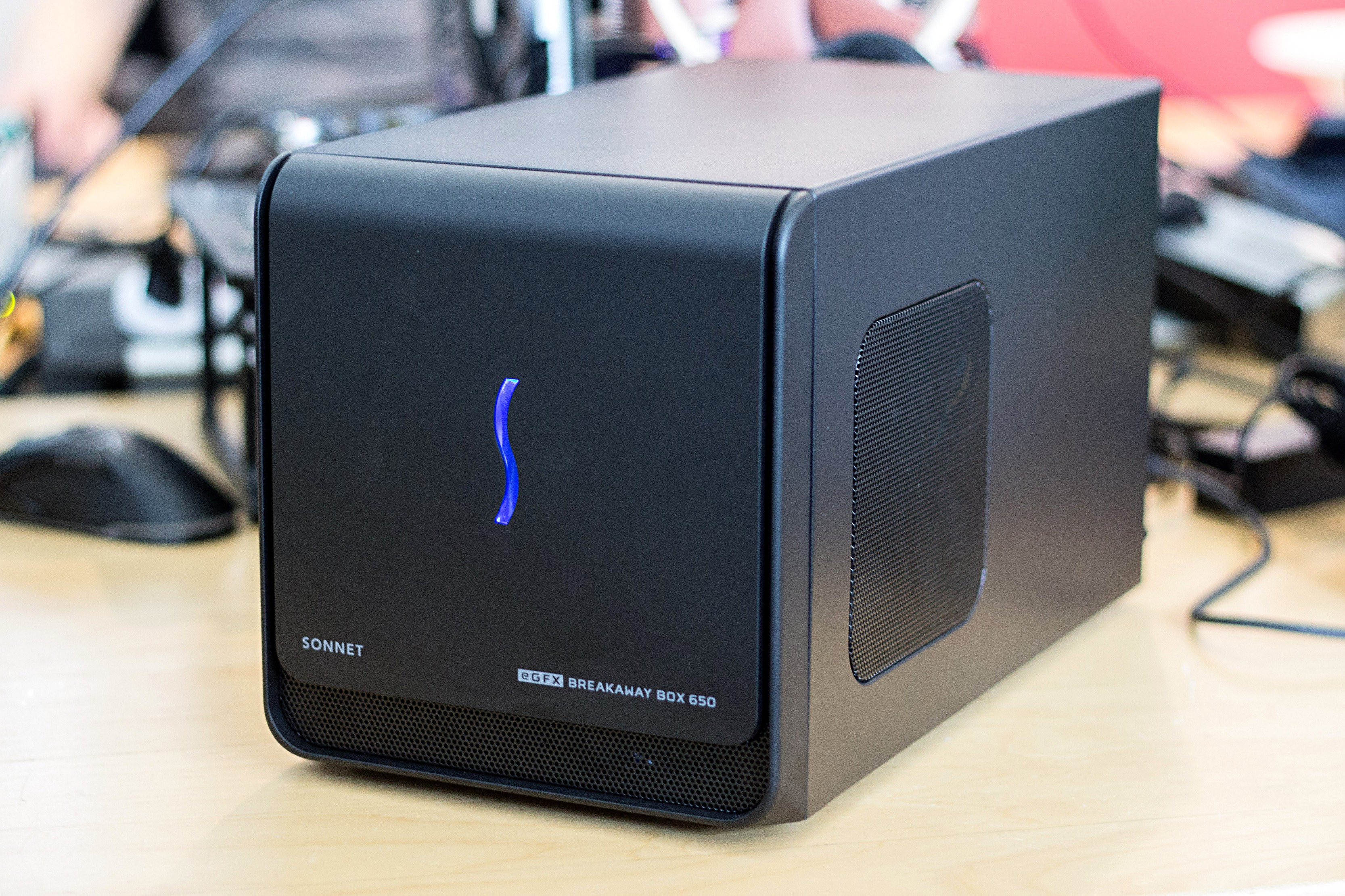 Sonnet eGFX Box 650 im Test: Wenn die Vega 64 am Thinkpad rechnet ...