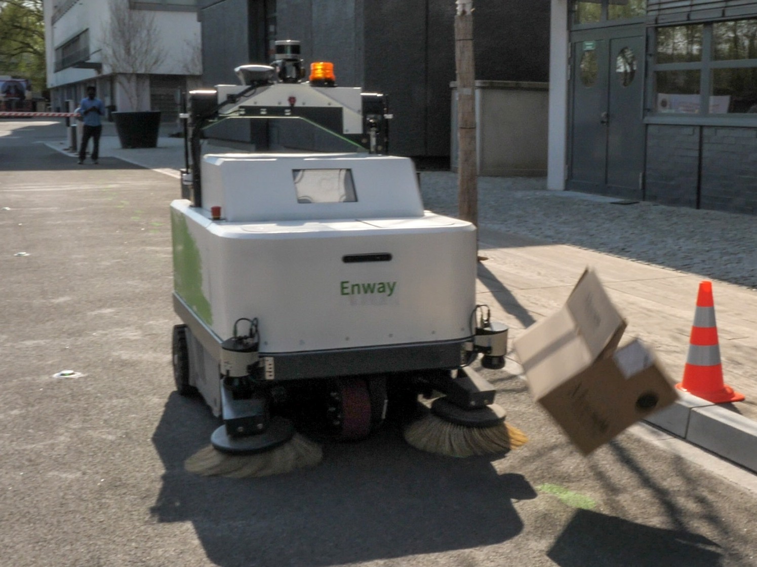 Enway: Ein autonomes Kehrpaket aus Berlin - Golem.de