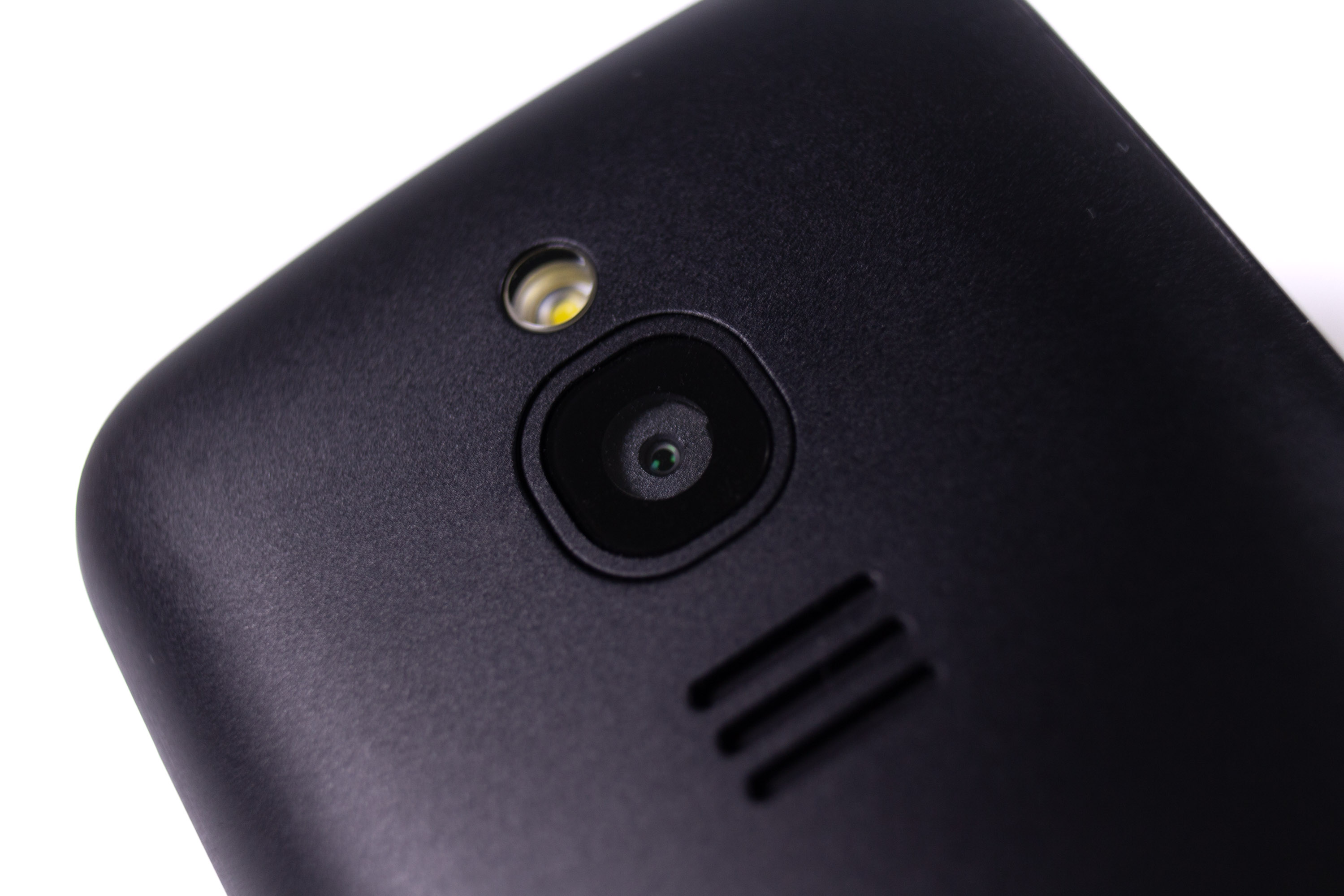 Nokia 8110 4G und Doro 7060 im Test: KaiOS-Handys sind noch kein ...