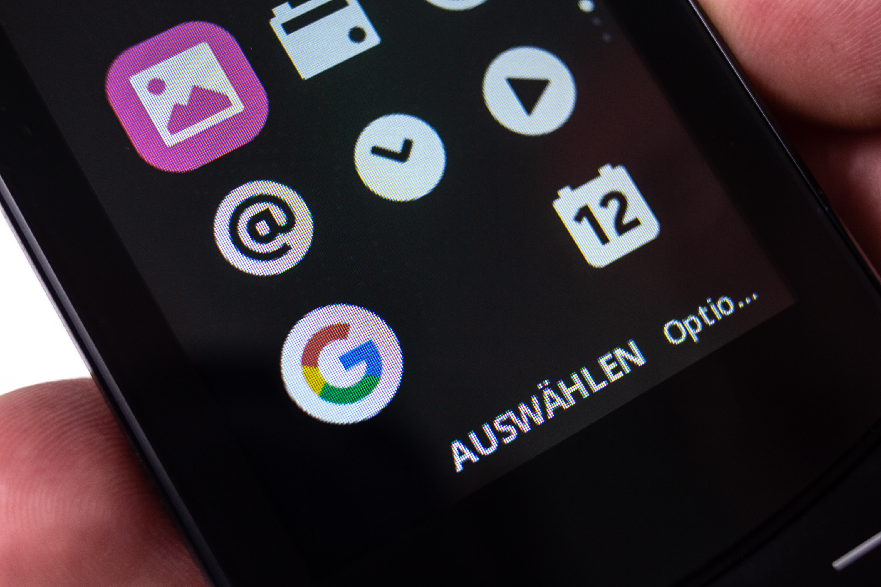 Nokia 8110 4G und Doro 7060 im Test: KaiOS-Handys sind noch kein ...