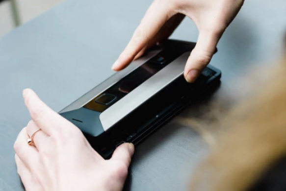 Cosmo Communicator: Nachfolger des Gemini PDA erinnert an Nokia ...