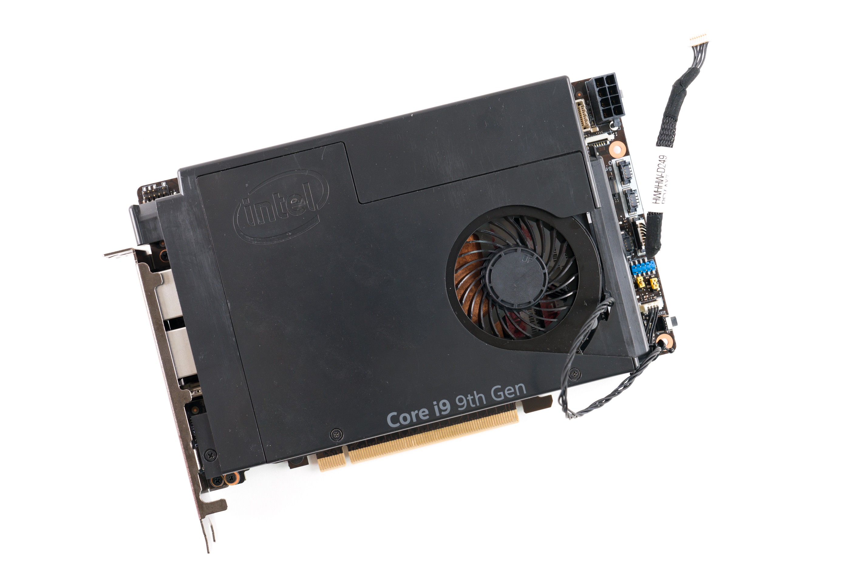 Ghost Canyon: Intels NUC9 Extreme basiert auf zwei PCIe-Karten - Golem.de