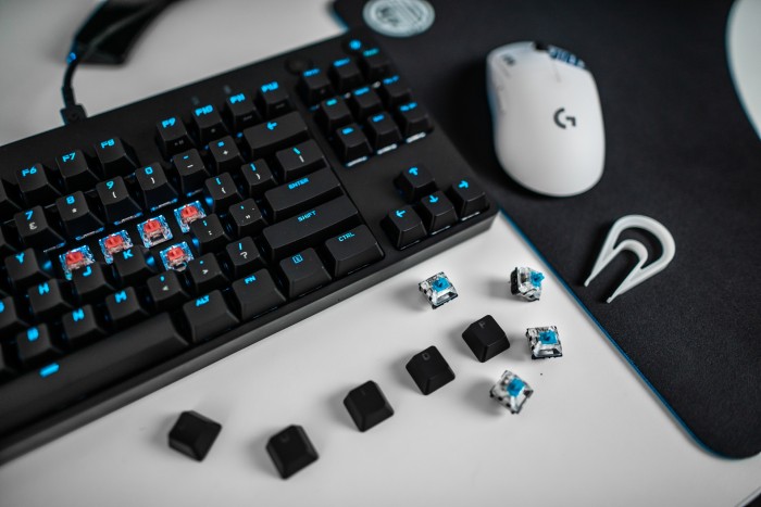 G Pro X Gaming Keyboard: Logitech lässt E-Sportler auf austauschbare ...