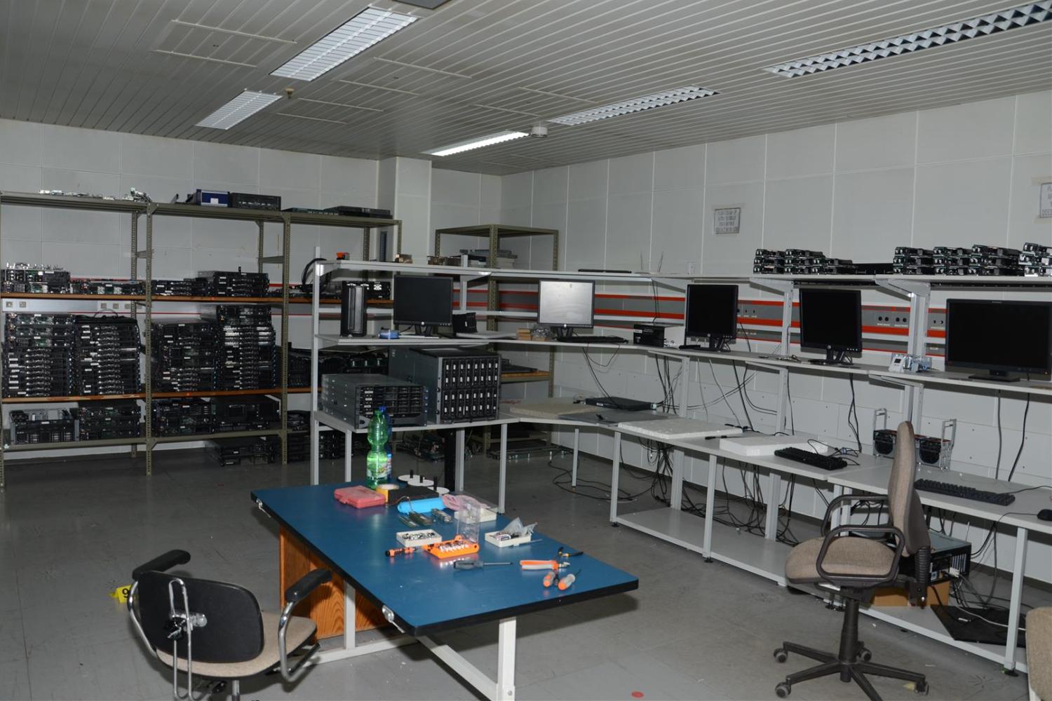 Das Amt wird dicht gemacht - Cyberbunker-Prozess: Die Darknet ...