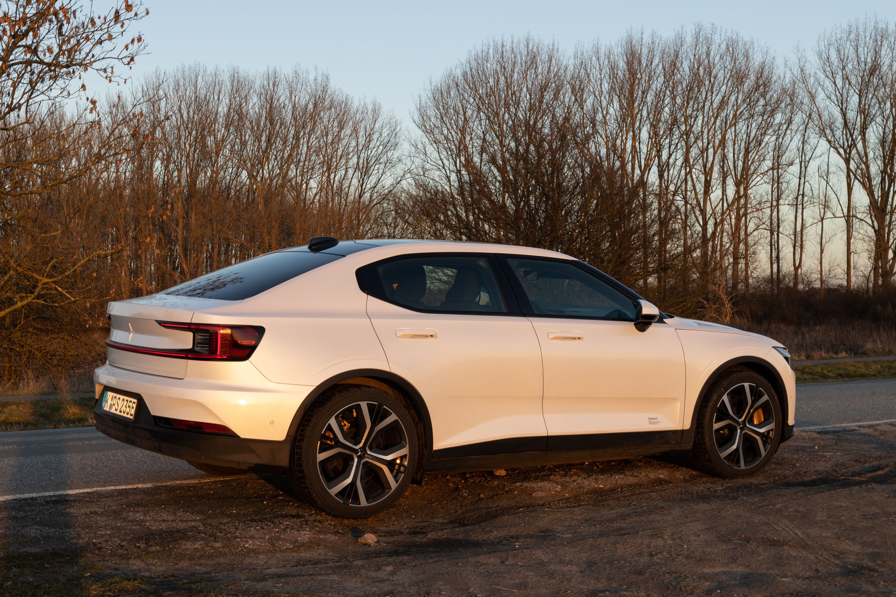 Polestar 2 im Test: Lädst du noch oder fährst du schon? - Golem.de
