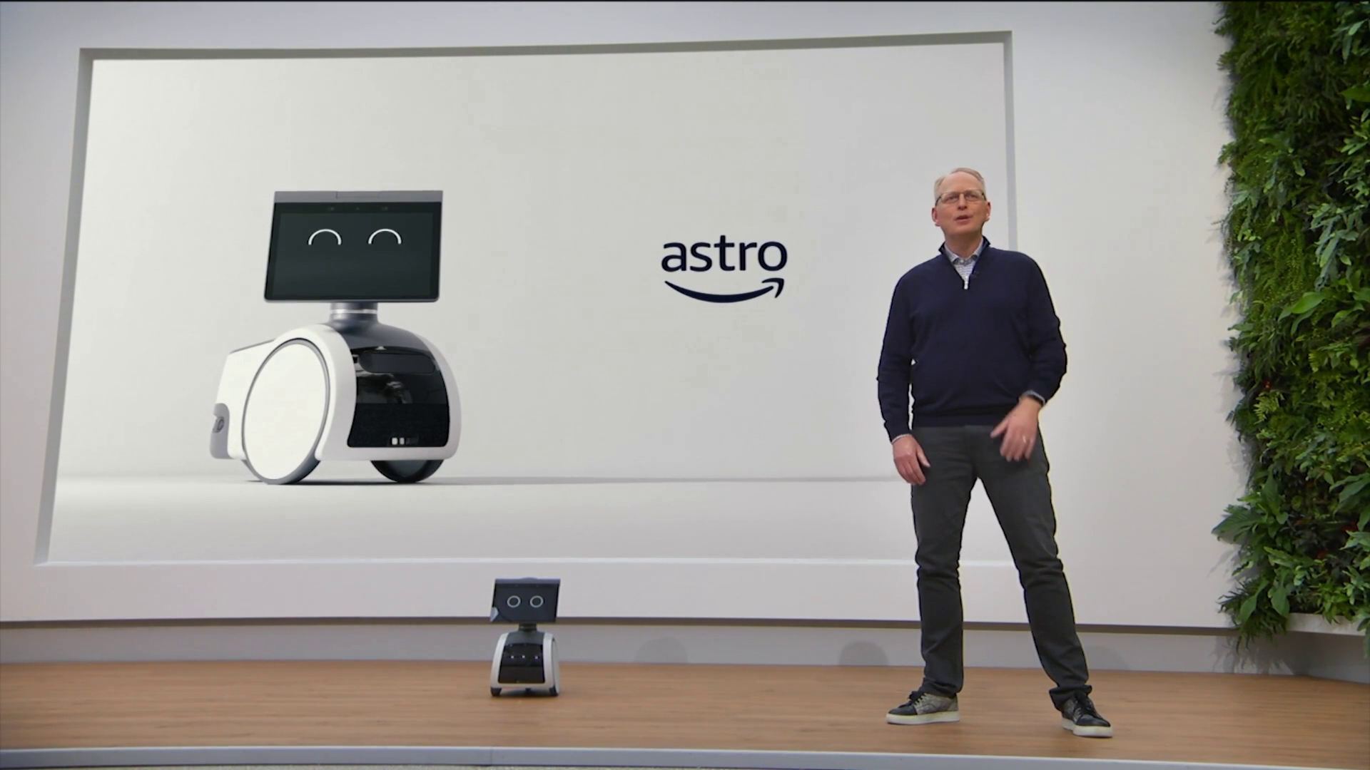 Amazon-Roboter: Astro ist ein rollendes Datenschutz- und ...