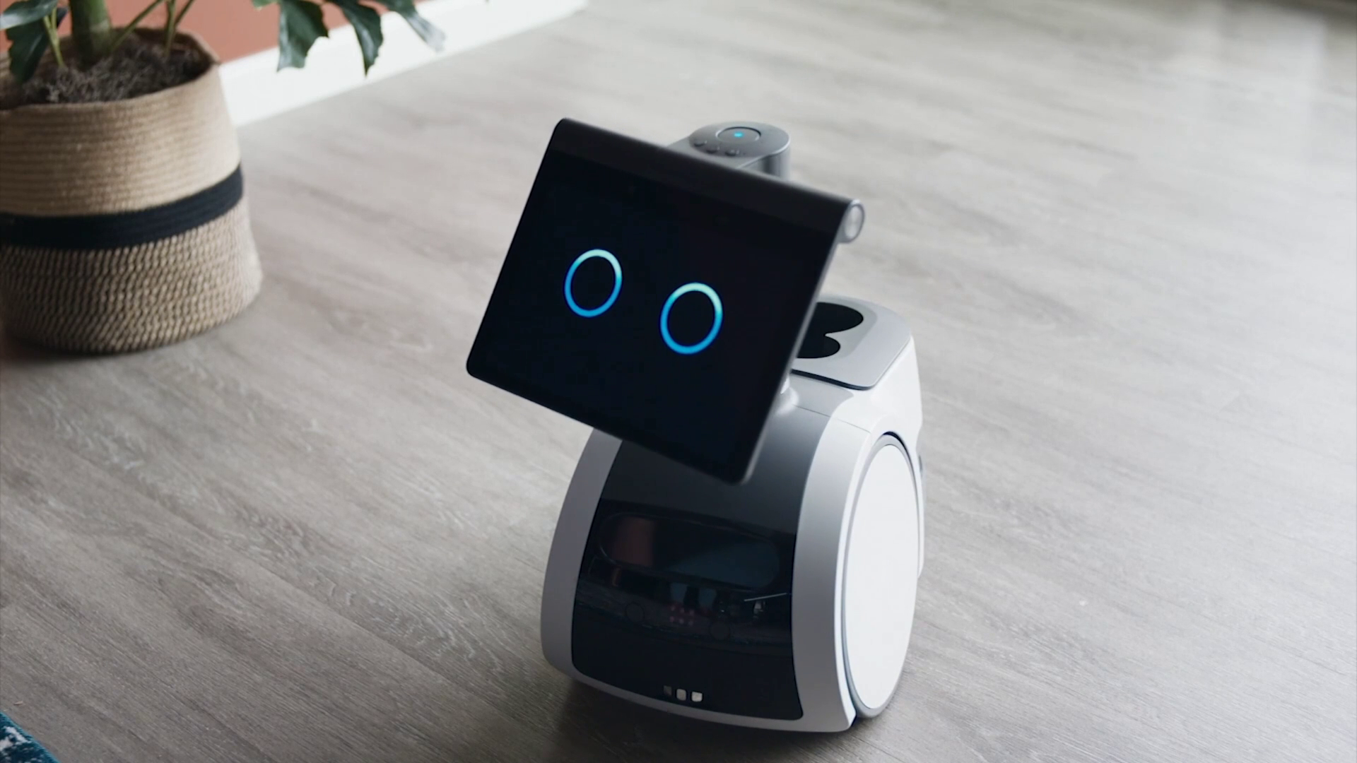 Amazon-Roboter: Astro ist ein rollendes Datenschutz- und ...