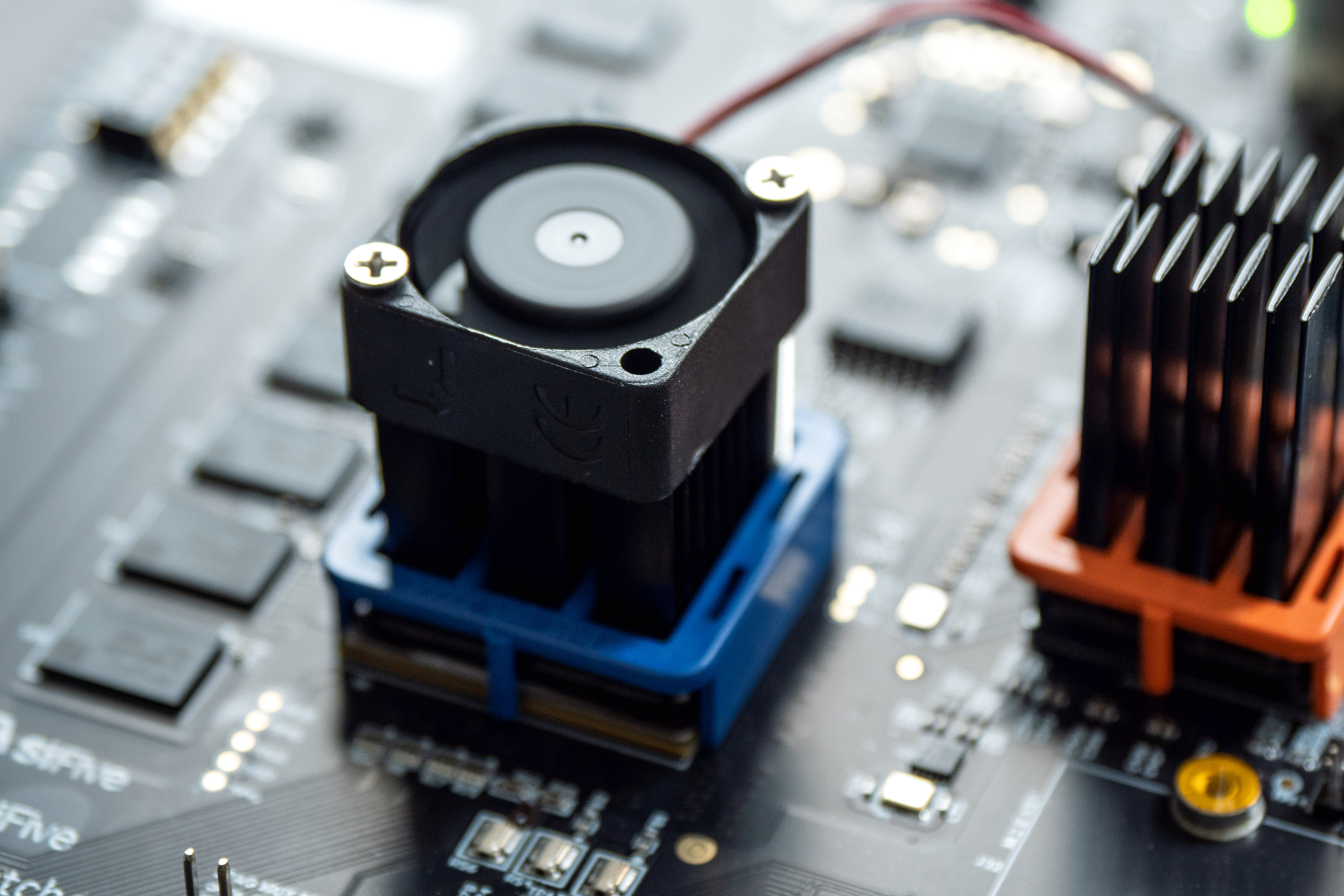 Sifive Hifive Unmatched im Test: RISC-V ist gekommen, um zu bleiben ...