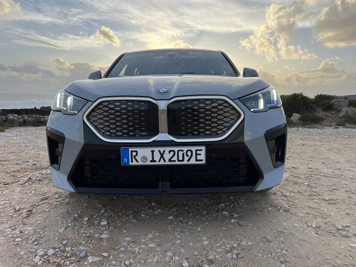 Probefahrt mit BMW iX2: Der Model-Y-Konkurrent aus Bayern - Golem.de