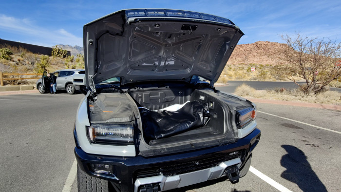 Wie fährt sich der riesige und schwere Hummer EV SUV?