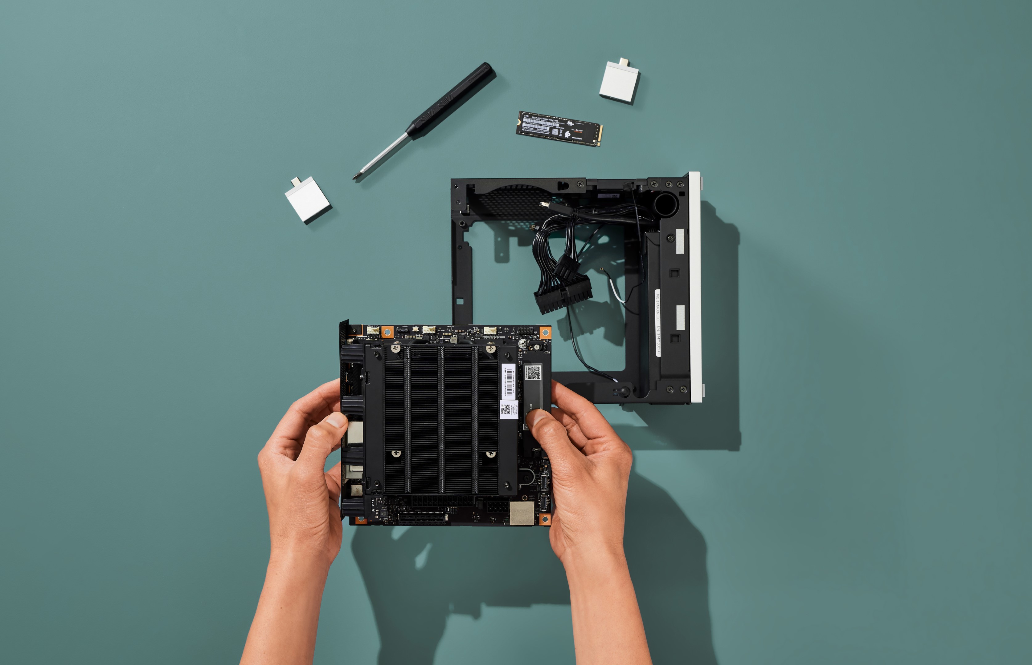 Framework Desktop: Framework bringt einen kleinen Desktop-Computer ...