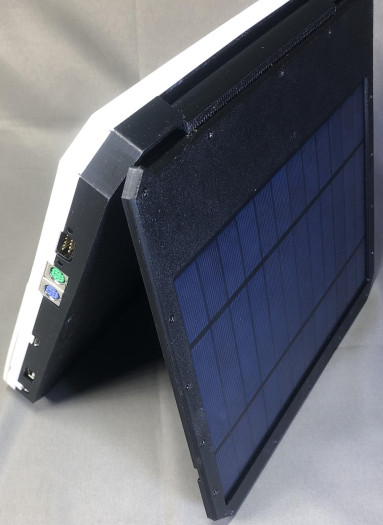 Evertop: Retro-Laptop mit Solarpanel und E-Paper-Display - Golem.de