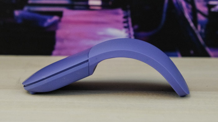 Surface Arc Mouse ist mehr Designobjekt als Maus - und trotzdem besser als die Magic Mouse