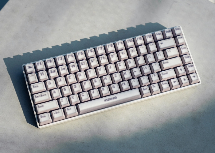 Higround Basecamp 75+ Blur: Tastatur erinnert an Bitmap-Texturen der ...