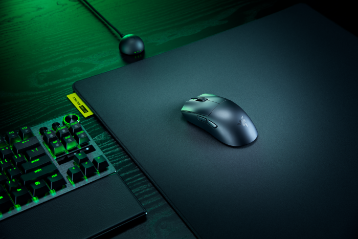 Razer-Maus: Viper V4 Pro ist merklich leichter mit mehr Akkulaufzeit ...
